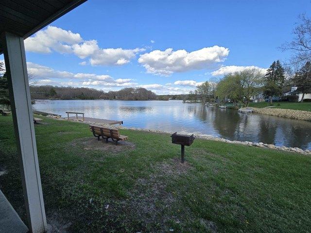 211 Maple Ln, Dixon, IL 61021