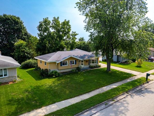 211 Maple St, Grafton, WI 53024