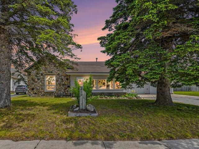 211 Maple St, Kalkaska, MI 49646