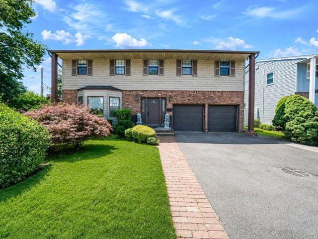 211 Meredith Ln, West Hempstead, NY 11552