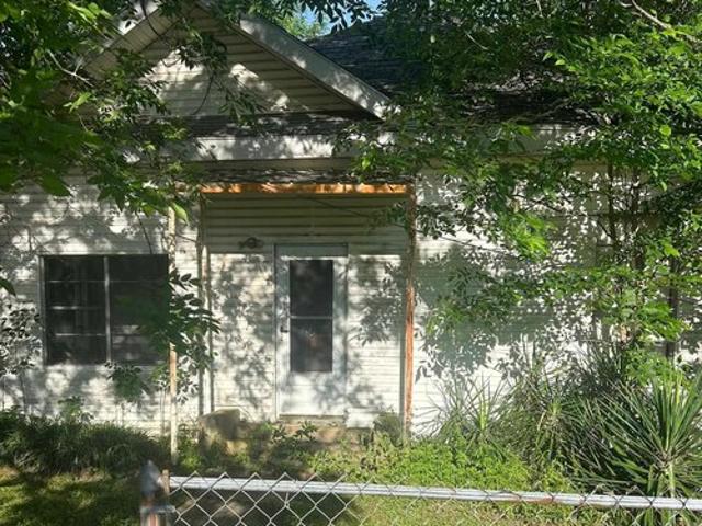 211 N 7th St, Talco, TX 75487