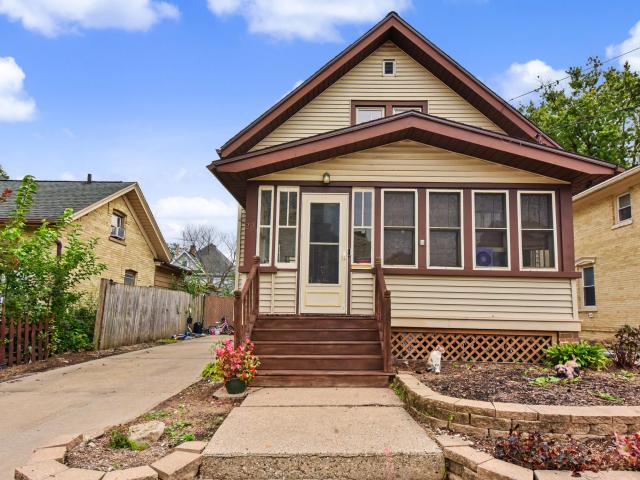 211 N 10th St
