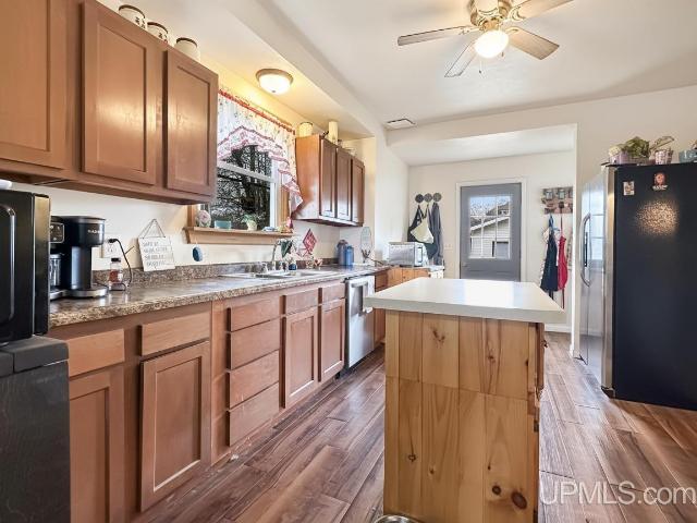 211 N 16TH Street