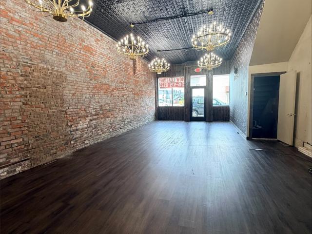 211 N 2nd Avenue W