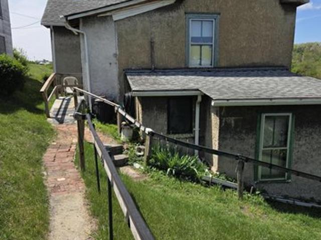211 N Wills Ave, Covington, VA 24426