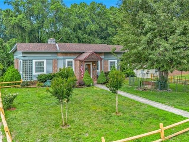211 N Bridge St, Jonesville, NC 28642