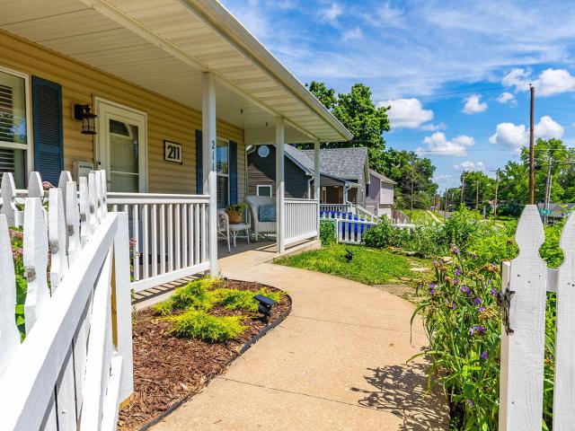 211 n garth ave