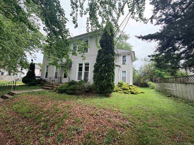 211 N Grove Ave, Freeport, IL 61032
