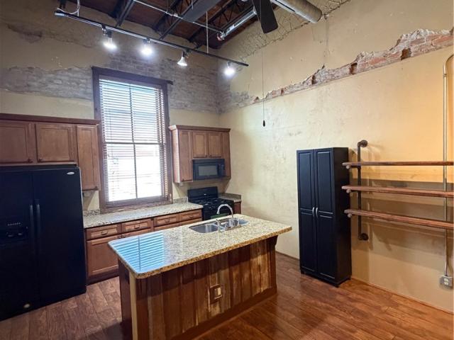 211 N Main Street 23