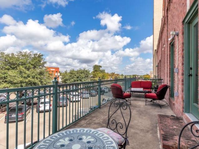 211 N. Main Street 22
