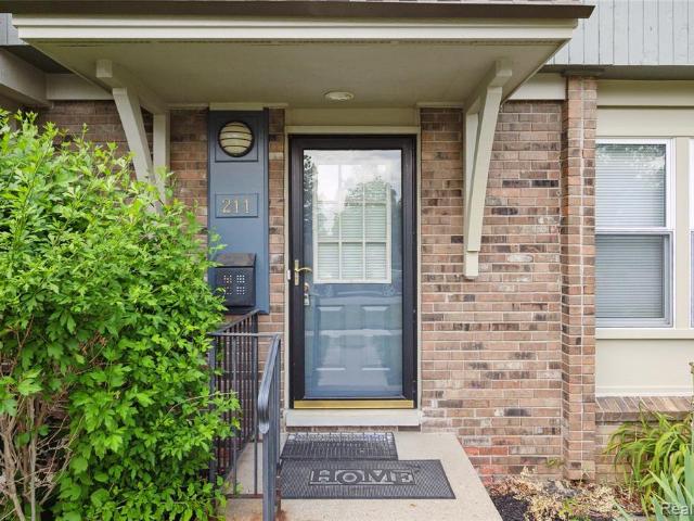 211 N Maple Road