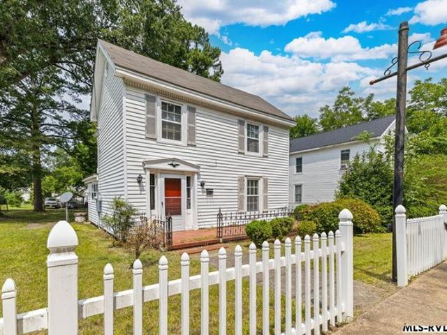 211 N Mecklenburg Ave, South Hill, VA 23970