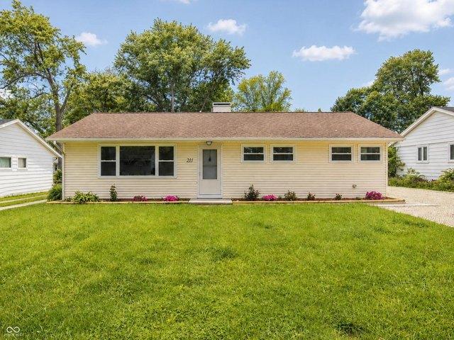 211 N Ridge Rd, Muncie, IN 47304