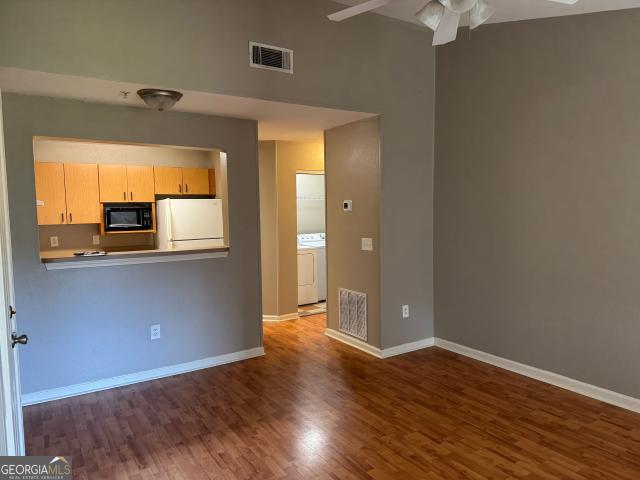 211 North Avenue 1332