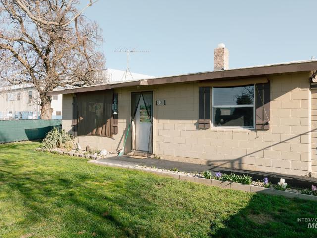 211 NE 3rd Ave