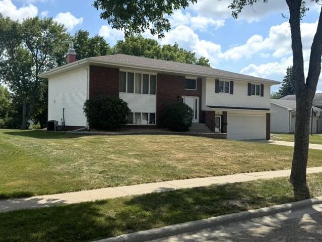 211 NE 22nd Ave, Aberdeen, SD 57401