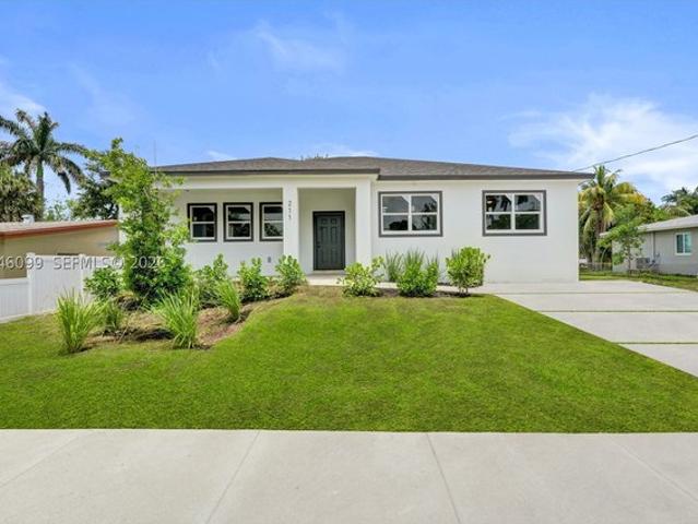 211 NW 14th Ct, Dania Beach, FL 33004