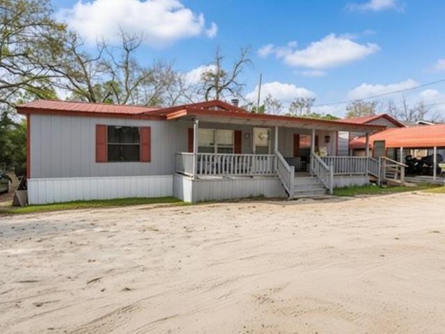 211 NW Ousley St, Poulan, GA 31781