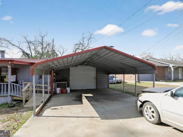 211 NW Ousley Street