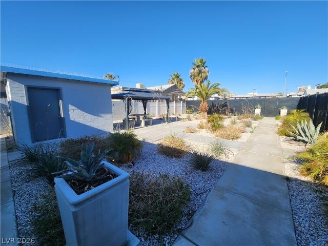 211 S 13th Street 4