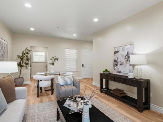 211 S Fremont Street 204