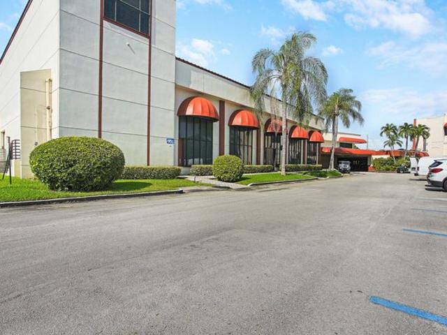211 S Hollybrook Dr Apt 107, Pembroke Pines, FL 33025