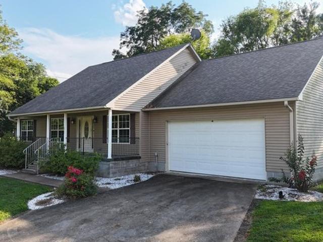 211 S Main St, Hornbeak, TN 38232