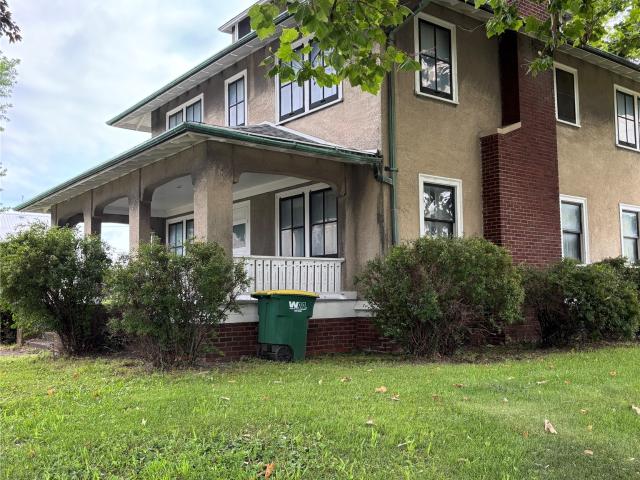 211 S Maple Street