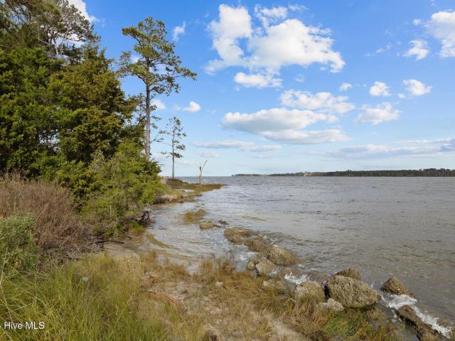 211 S River Dr, Beaufort, NC 28516 | MLS #100476 | Compass