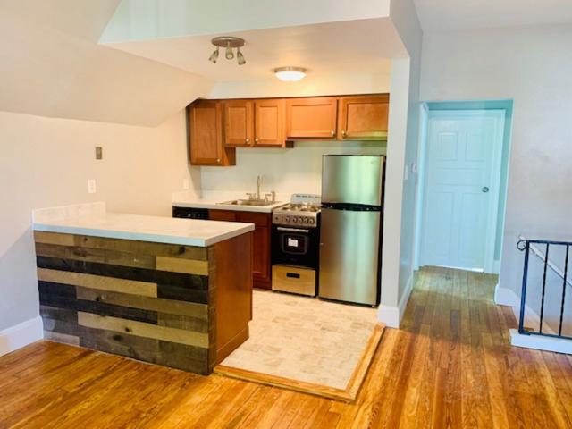 211 S Saint Clair