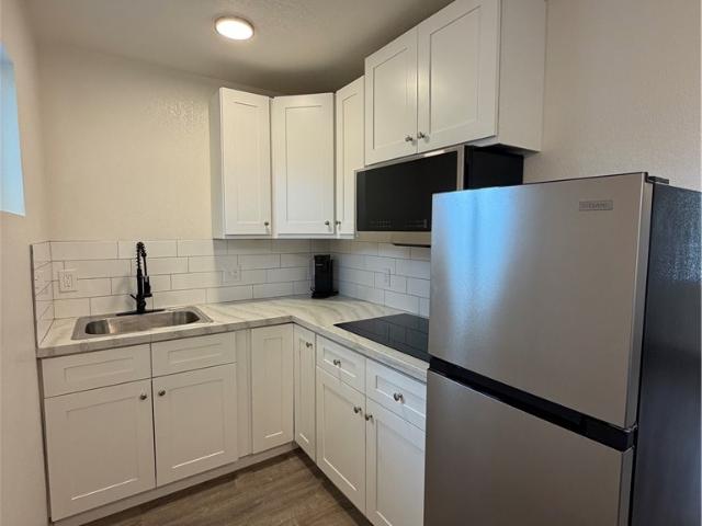 211 S Spring