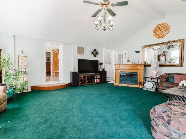 211 Southeastern Avenue