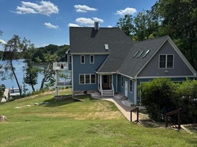 211 Sailboat Ct, Lusby, MD 20657