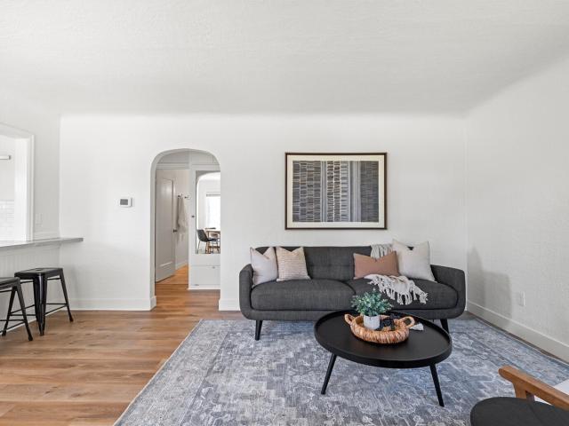 211 SE 4th Street