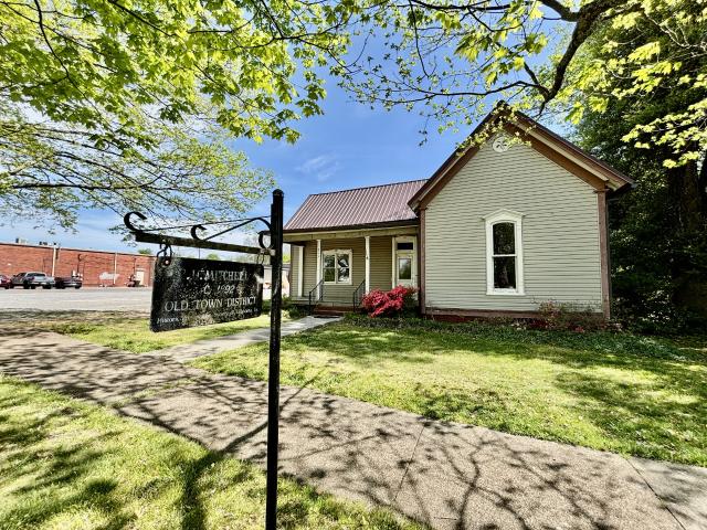 211 SE Atlantic St, Tullahoma, TN 37388 | MLS #3175 | Compass