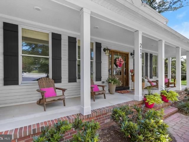 211 Serenade Court