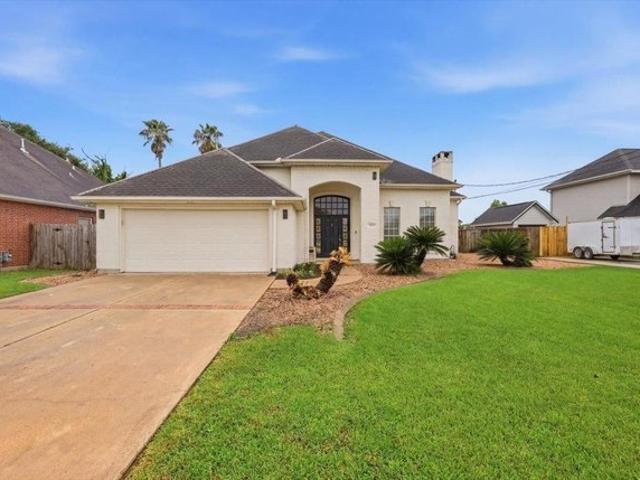 211 Skylark Ave, Bridge City, TX 77611