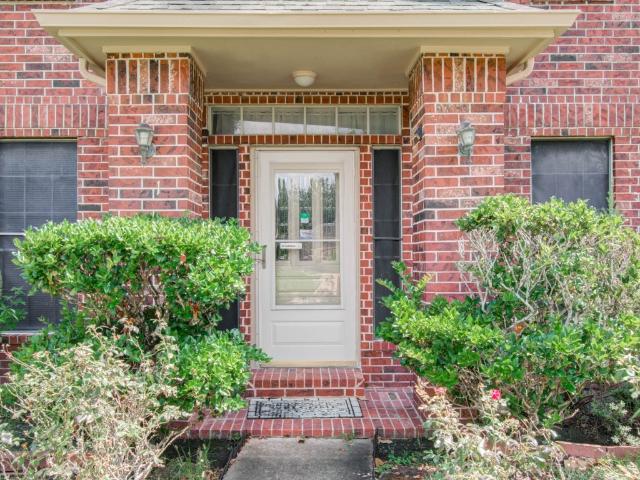 211 Squires Bend
