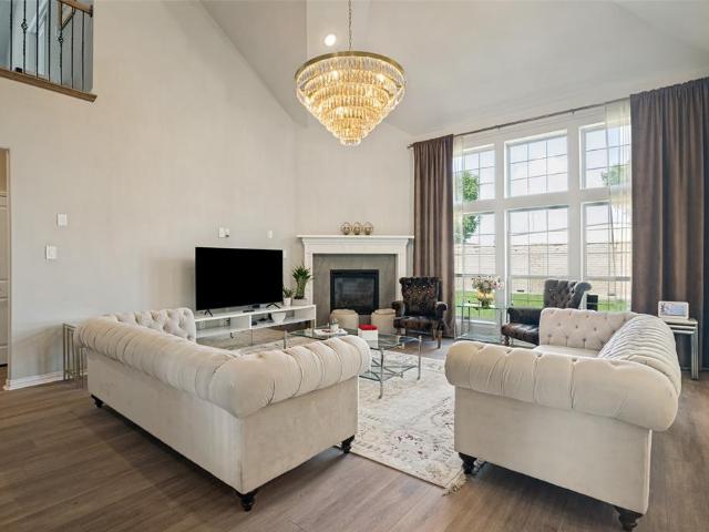 211 Sterling Heights