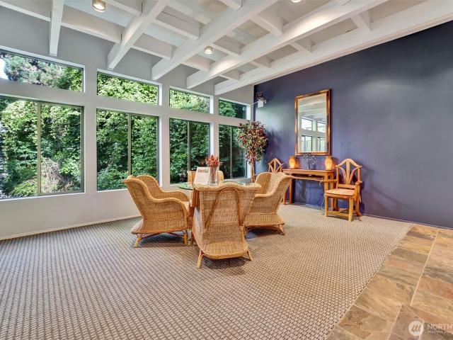 211 Summit Avenue E # N305
