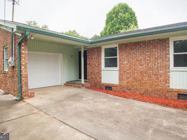 211 Sunnydale Drive
