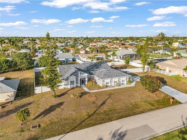 211 SW 47th St, Cape Coral, FL 33914