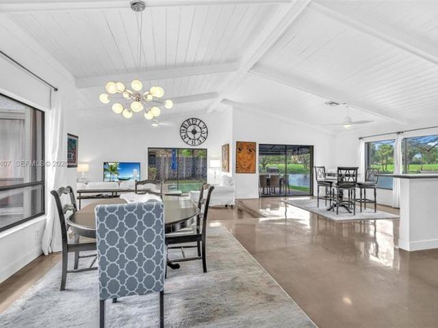 211 SW 87th Ter, Plantation, FL 33324
