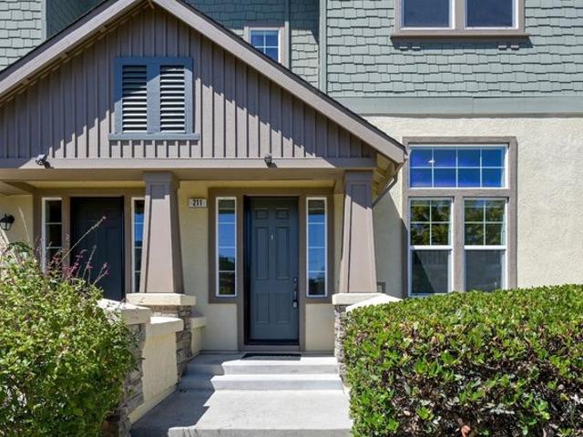 211 Pear Ct, San Rafael, CA 94903