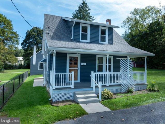 211 Pin Oak St, Pleasant Gap, PA 16823