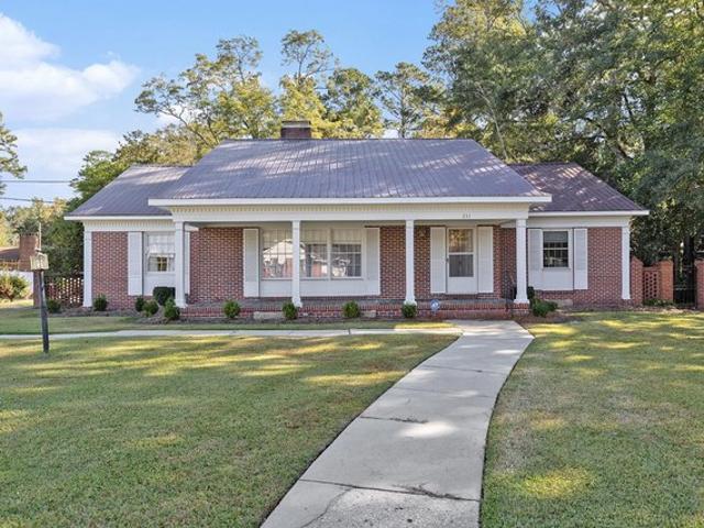211 Pireway Rd, Tabor City, NC 28463