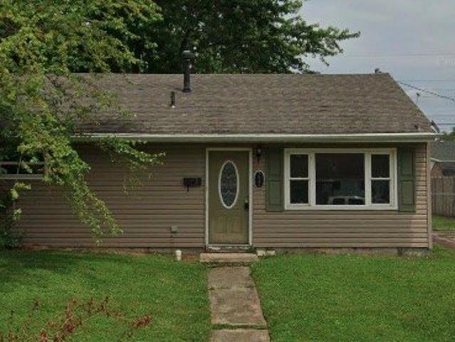 211 Redbank Dr, Fairborn, OH 45324