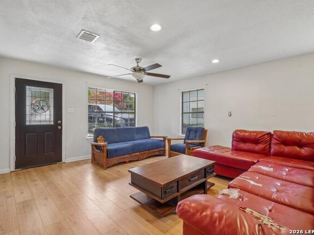 211 Rivertree