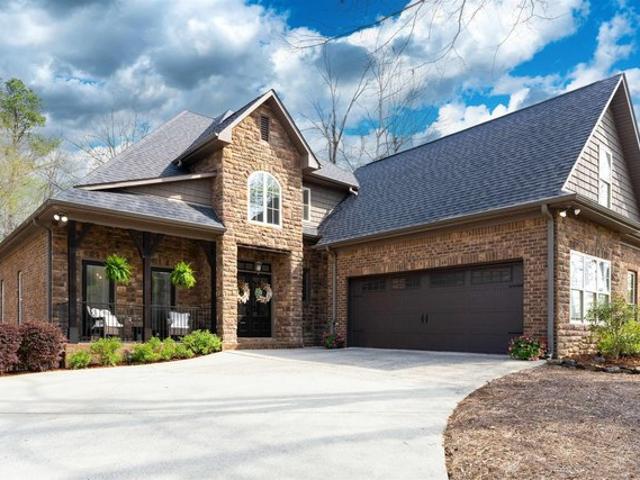 211 River Oaks Dr, Helena, AL 35080
