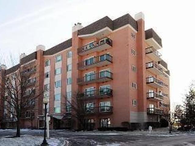 211 Rivershire Ln
